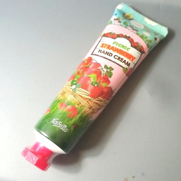 Esfolio | Bath & Body | Korean Made Esfolio Strawberry Hand Cream Tube ...